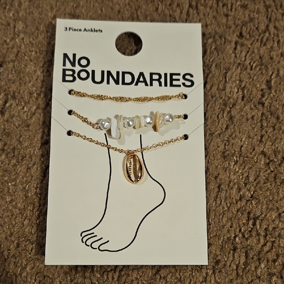 No Boundaries | Jewelry | No Boundaries Gold And White Shell Anklet ...